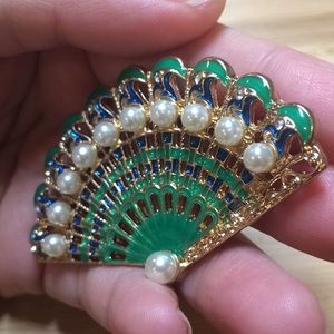 Jewelry | Vintage Style Classic Fan Brooch | Poshmark
